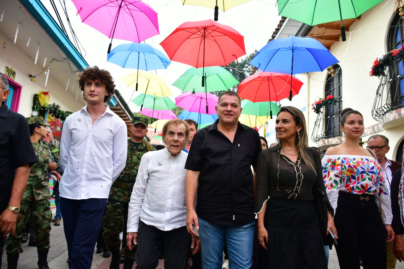 Caldas rindió homenaje a los 70 años de carrera del pintor neirano ...