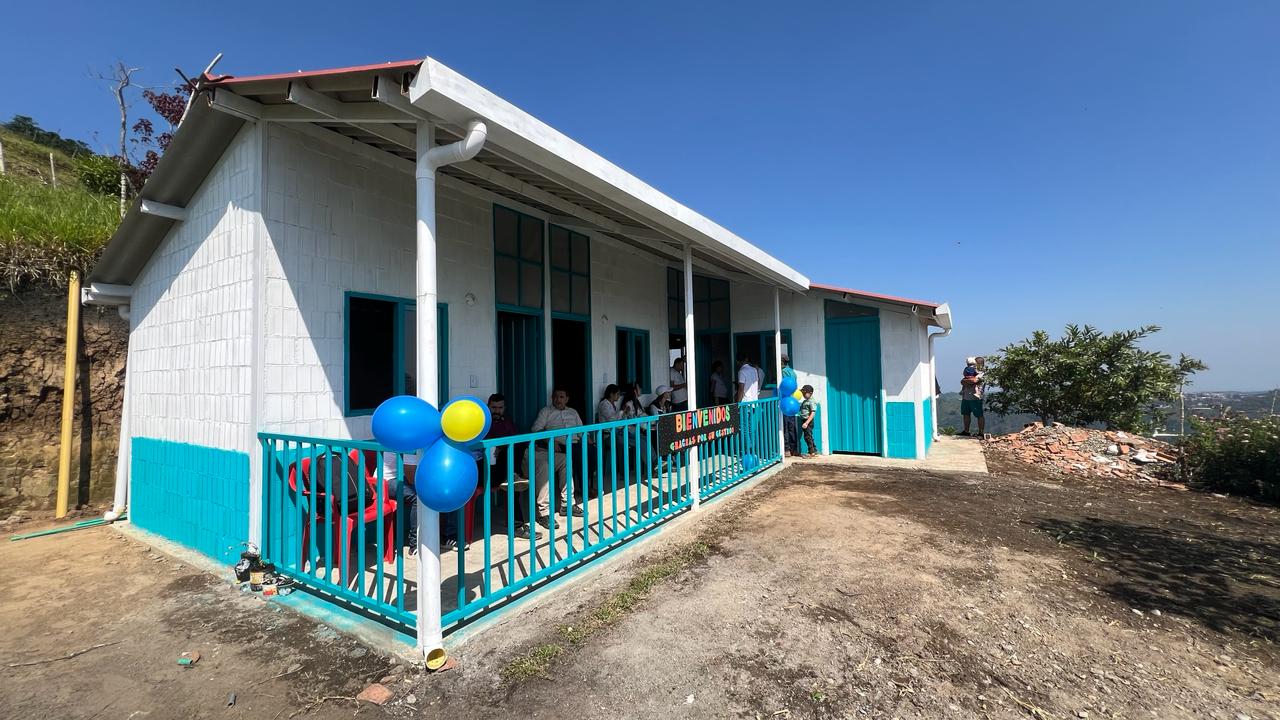 La felicidad llegó a 20 familias de Pácora por la construcción de ...