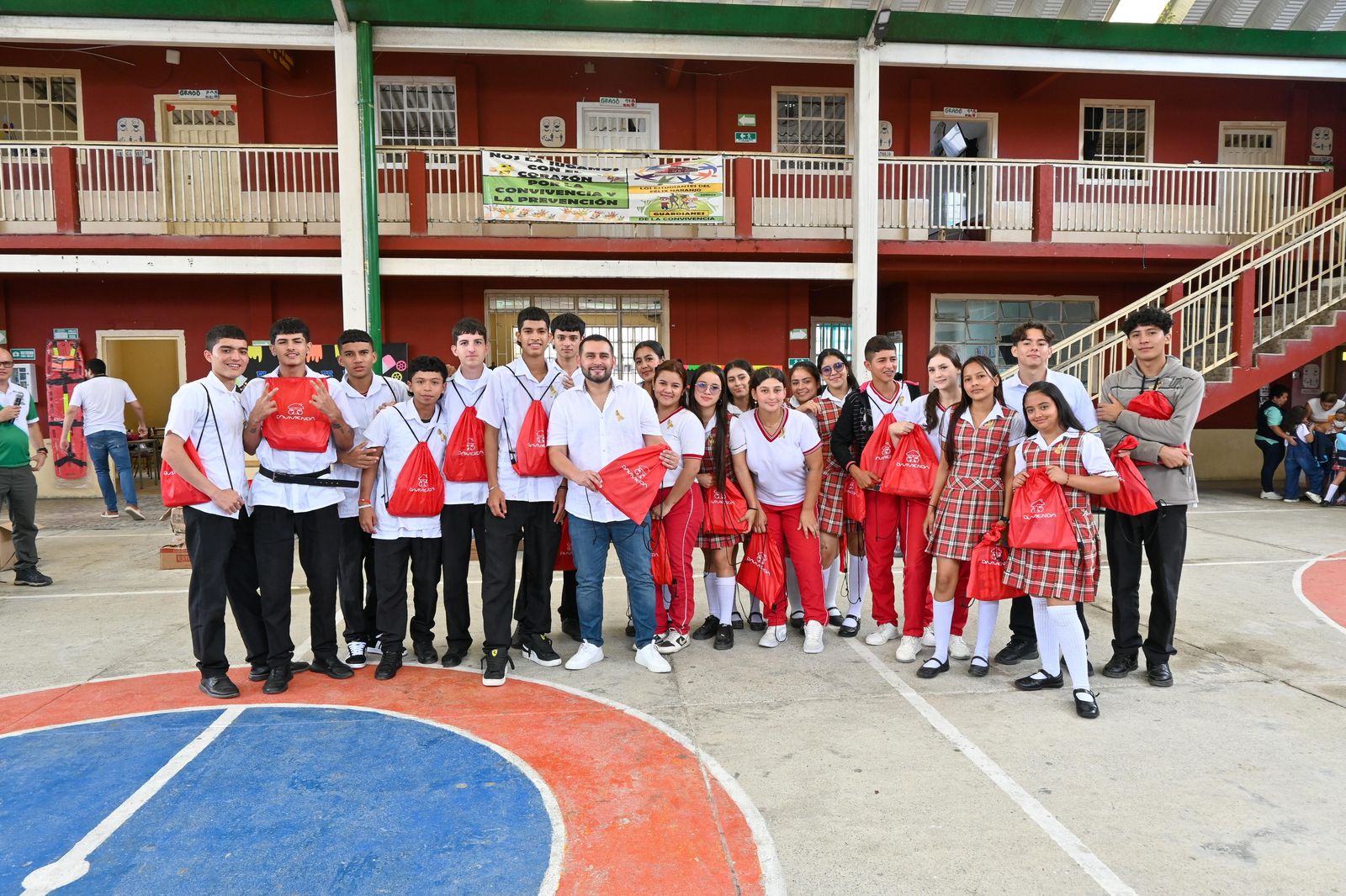 Despacho de la Gestora Social de Caldas entregó 530 kits escolares en ...
